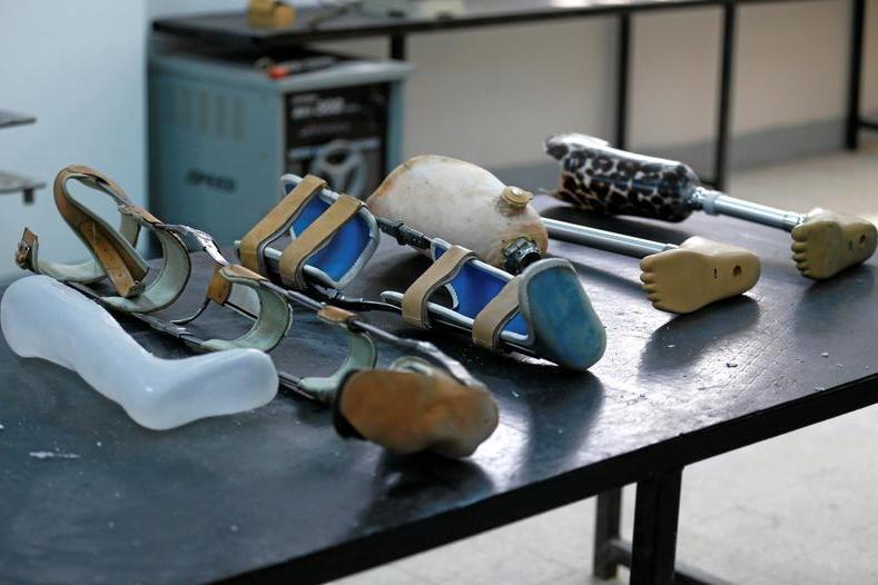 Dubai: First prosthetic limb socket made from recycled plastic bottles ...