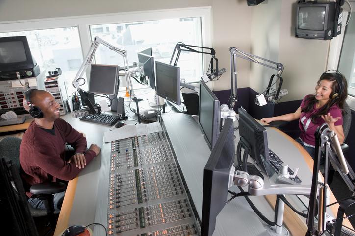 UAE: Radio station Vibe FM 105.4 launched