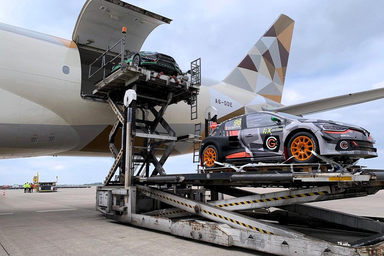 147,853 tonnes of air cargo through Abu Dhabi Airports in three months