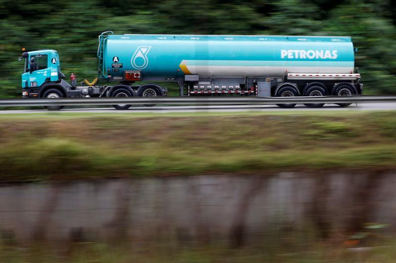 Malaysia's Petronas exports LNG in ISO tanks to China