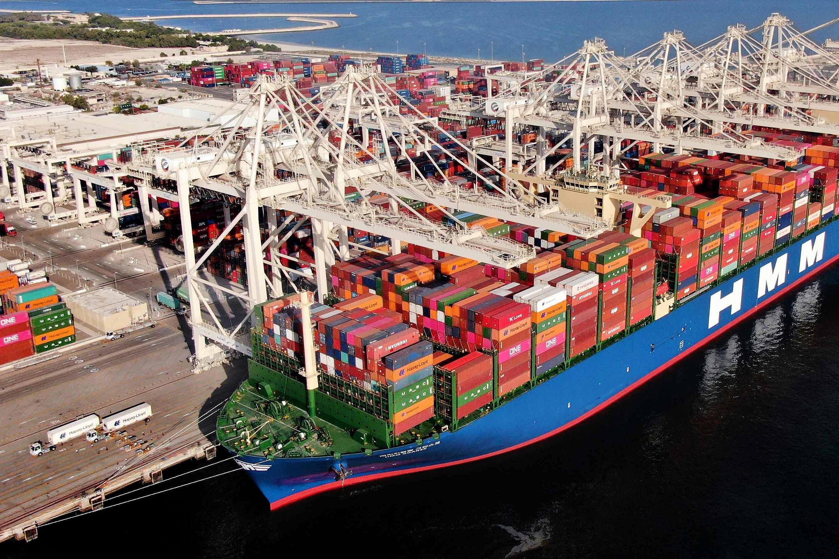 Dubai's Jebel Ali Port welcomes one of the worlds largest container vessels