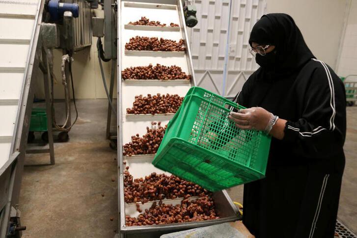 GASTAT: Saudi women's participation in the labor force reaches 36.2% in ...