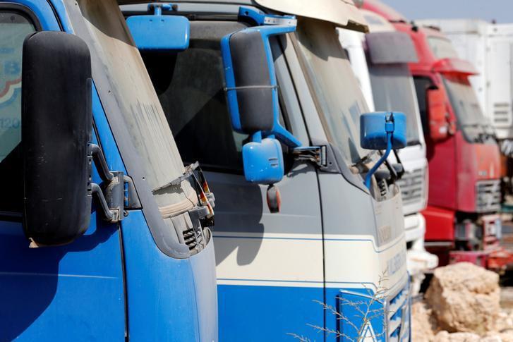 Home quarantine for Jordanian truck drivers passing at Al-Omari border ...
