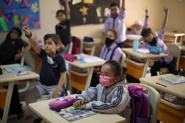 Schools in Jordan gradually welcome students back to classrooms