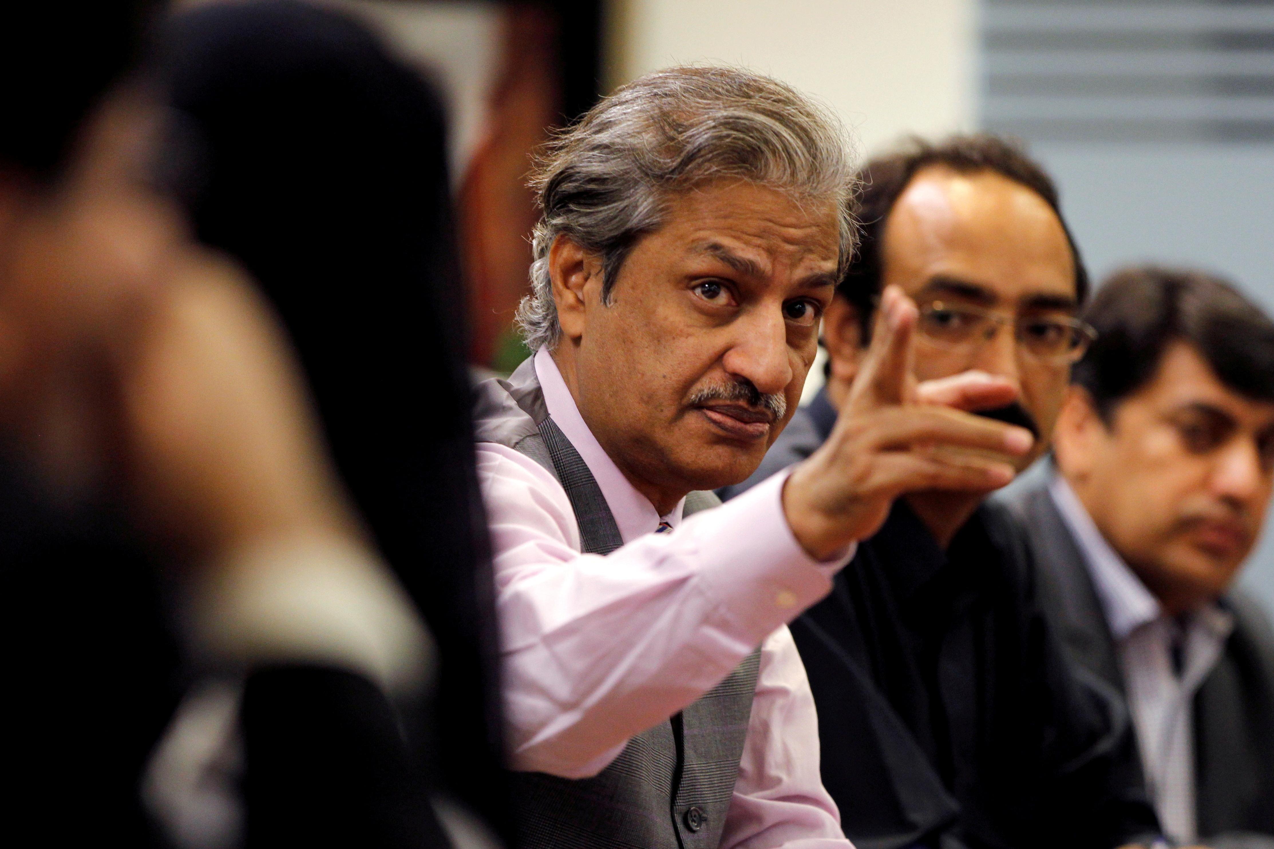 Pakistan probes shooting of former prominent journalist critical of ...