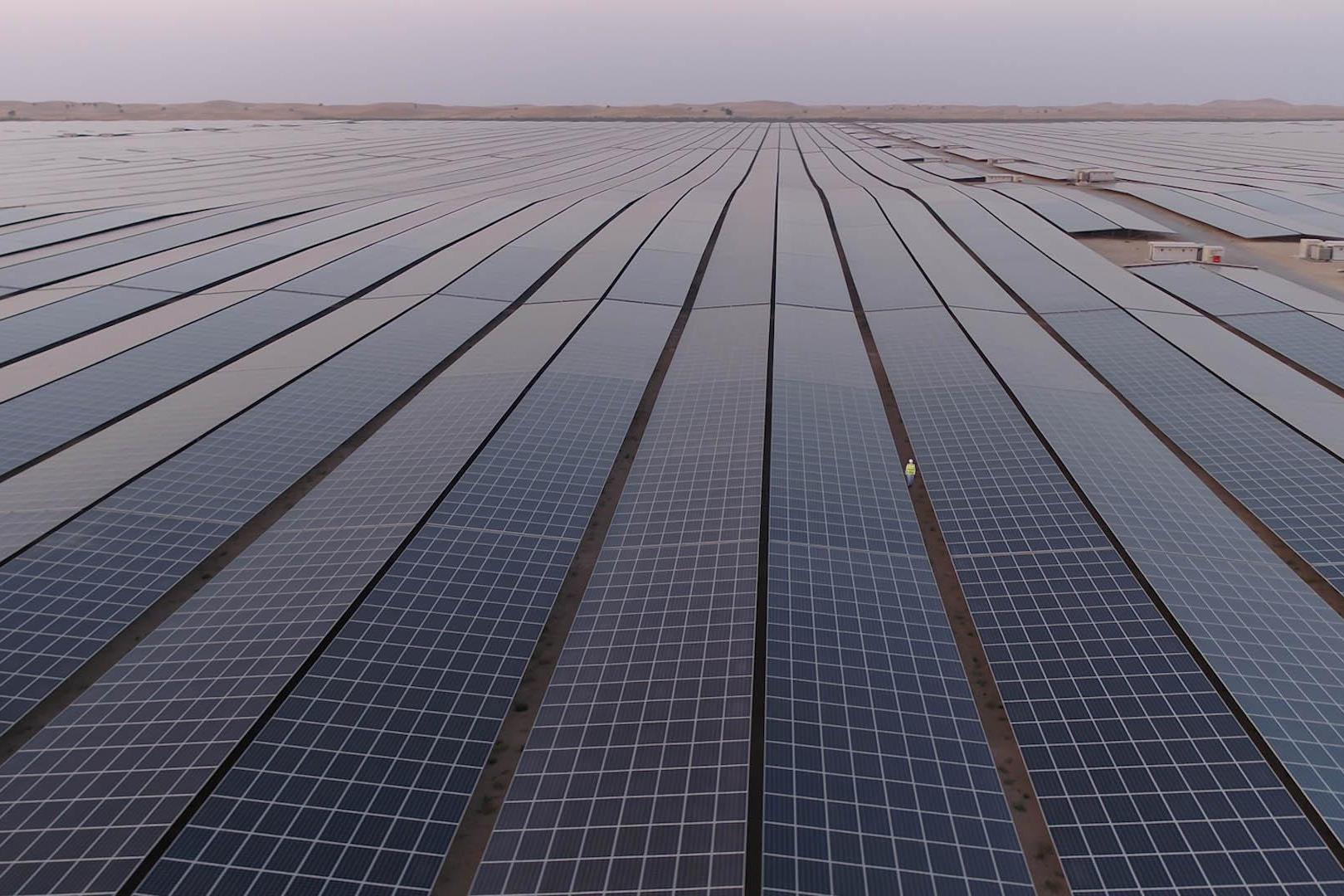 PROJECTS: Abu Dhabi mega solar power plant completes second year of ...