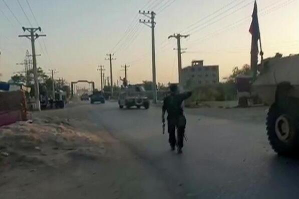 Taliban seize government buildings in Afghan cities Kunduz, Sar-e Pul