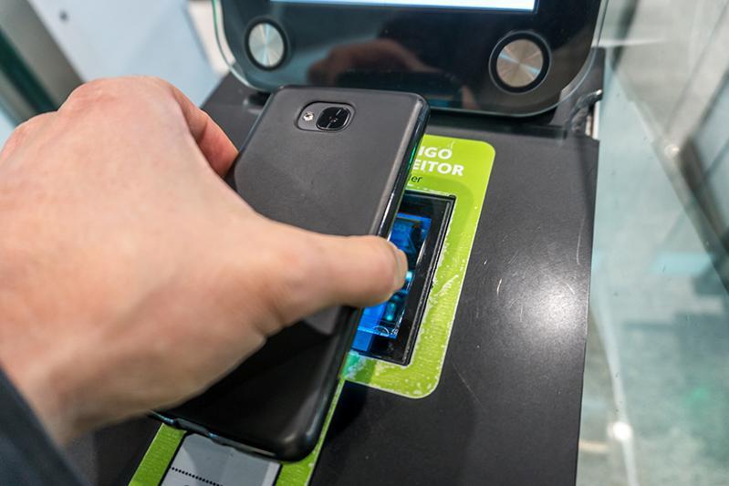 UAE: New automatic boarding pass verification to speed up airport check ...