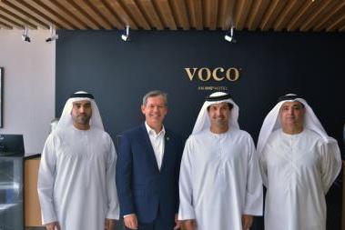 Voco Dubai welcomes Director General of Dubai's DTCM