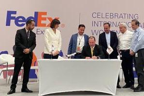 FedEx Express MEISA President signs CEO statement of support for women ...