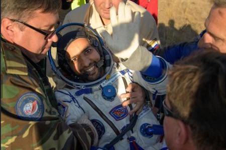 Hazzaa AlMansoori returns to Earth after a successful scientific ...